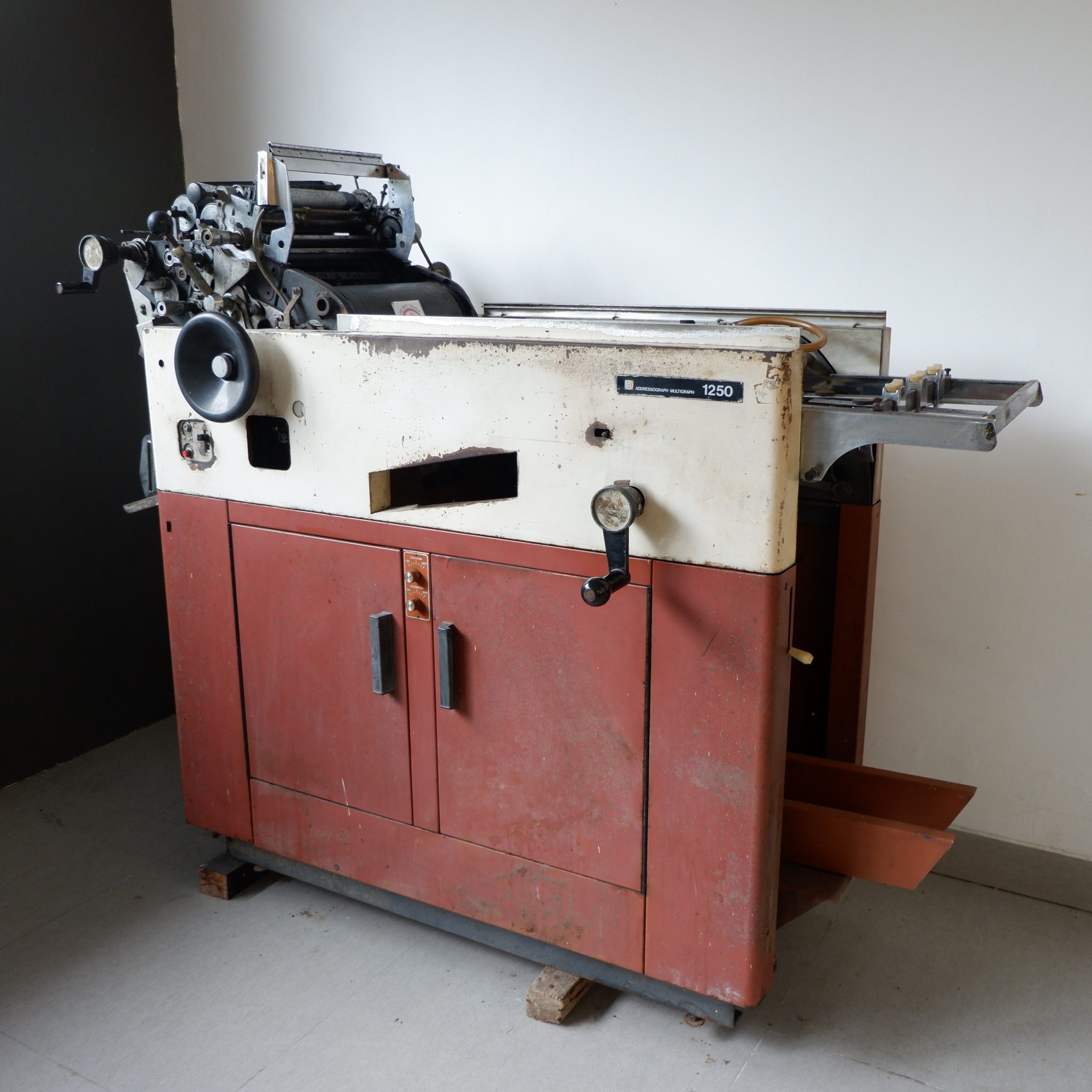 Mesin Cetak Pertama UGM Press – MUSEUM – UGM