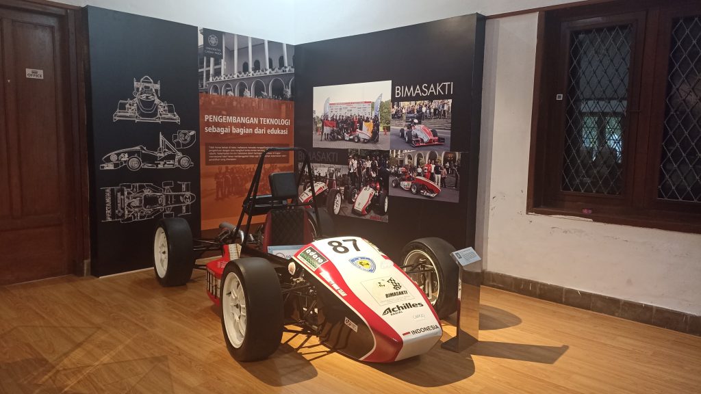 Mobil Bimasakti: Memacu Kecepatan Di Jalan Perjuangan – MUSEUM – UGM